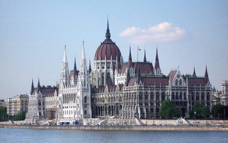 Budapest Keleti - Train Station - HappyRail
